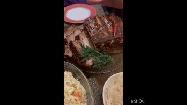 Трапеза продолжается. Полянка к 23 февраля.