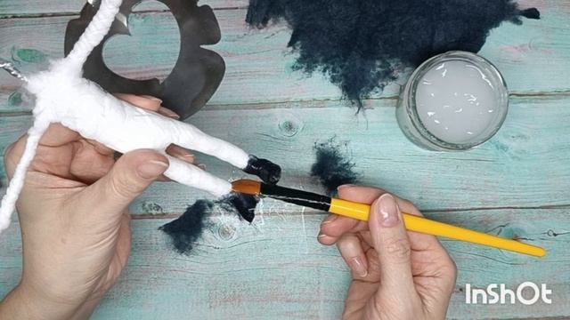 Девушка с коромыслом, часть 2: формируем ноги и валенки.