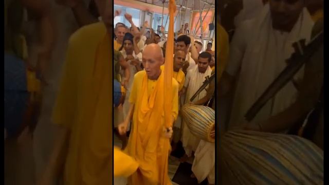 Маяпур, утренние службы 23.02.25 часть 1