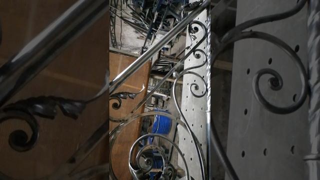 металлические перила