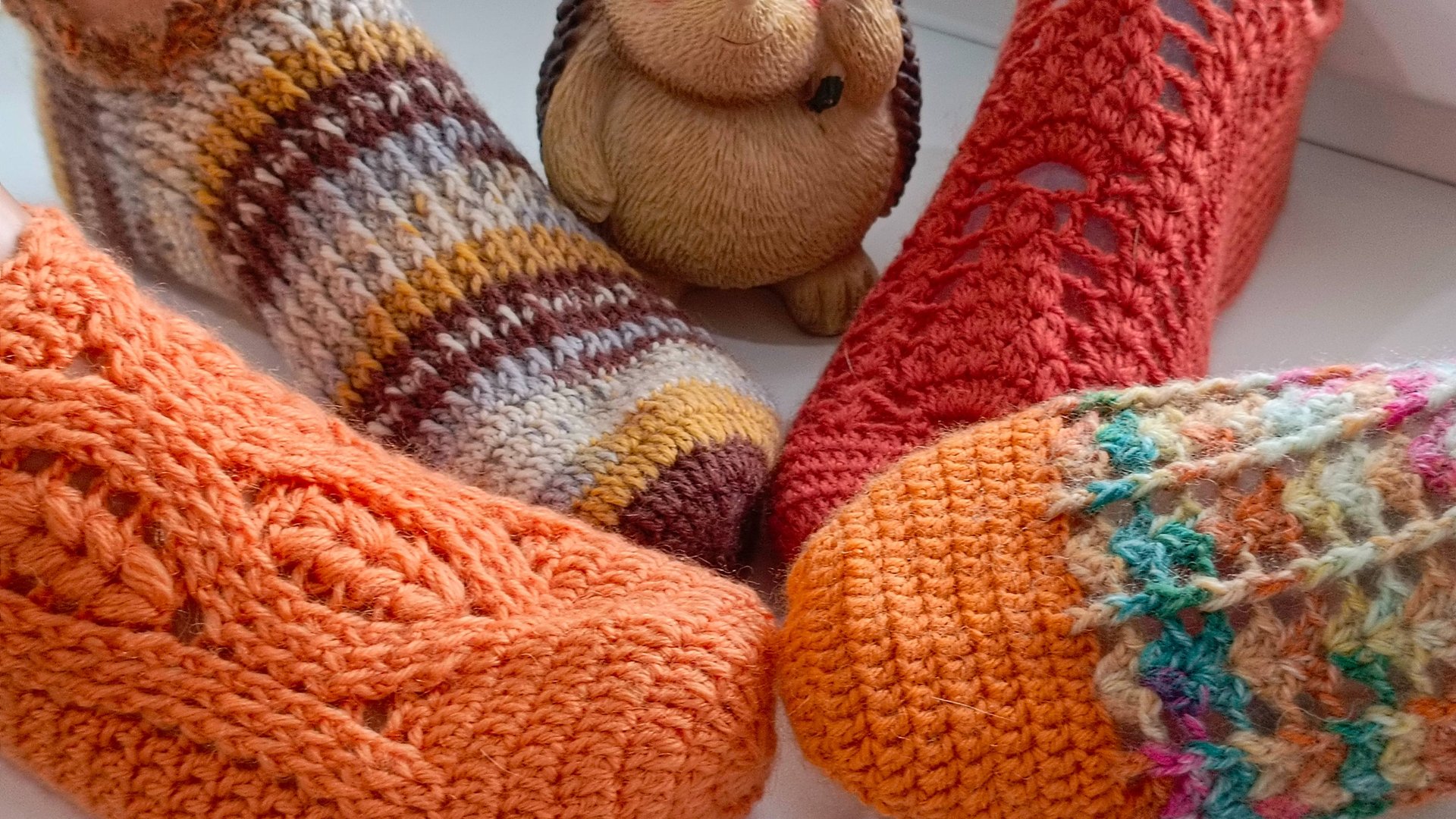 Распределение петель в следках по узору .