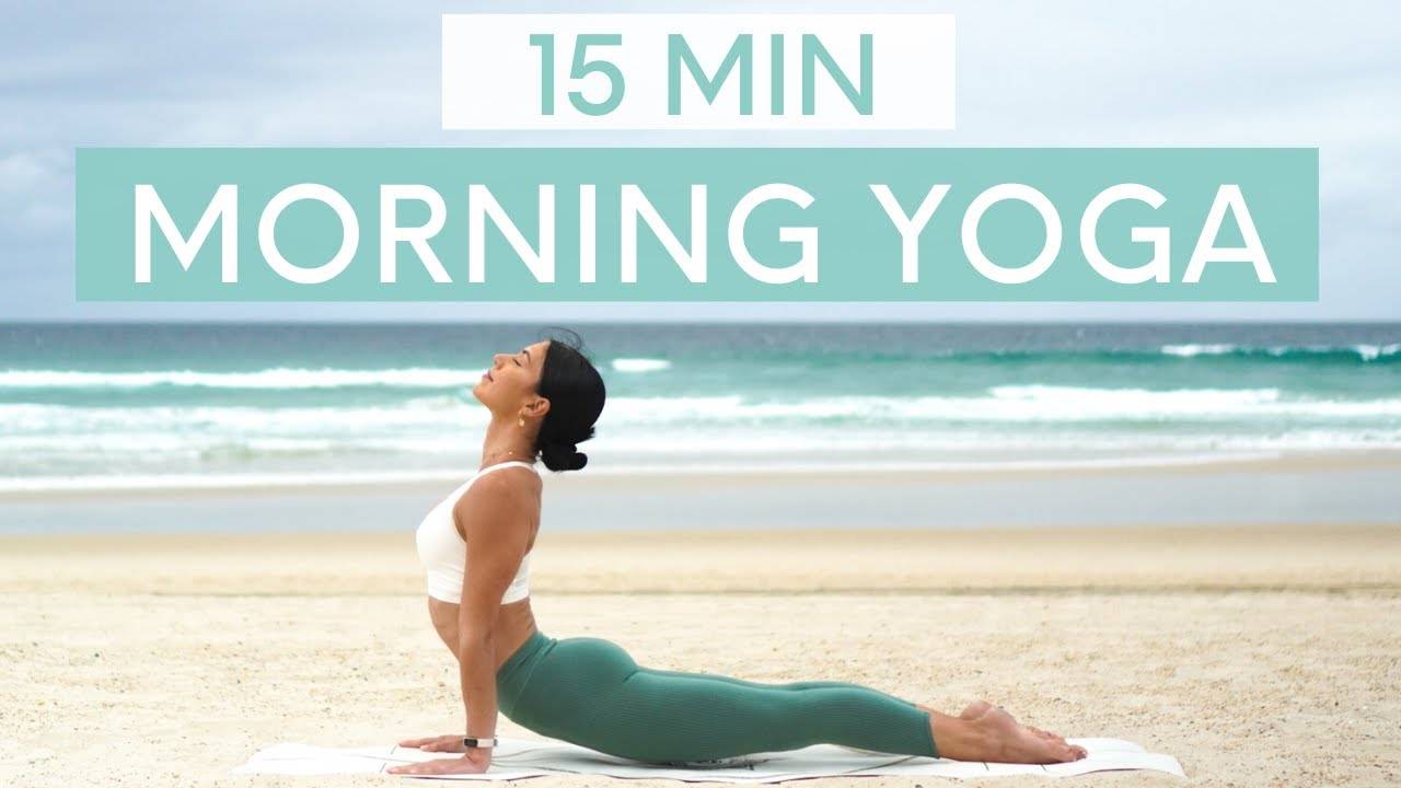 Move with Nicole - 15 MIN MORNING YOGA FLOW || Wake Up & Feel Energised