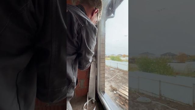 Установили противовзломную дверь VEKA с автоматическим замком, которую невозможно открыть без ключа!