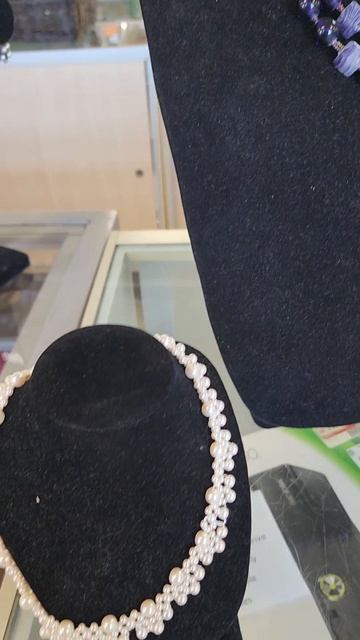 Винтажный магазин 3( украшения), Оттава, Канада, февраль 2025.