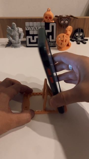 см_описание_Подставка для телефона (компактная)