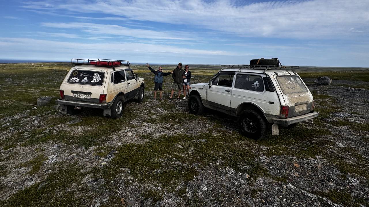 Едем через Рыбачий. Губа Скорбеевская, добрались до Баренцева моря на Нивах!