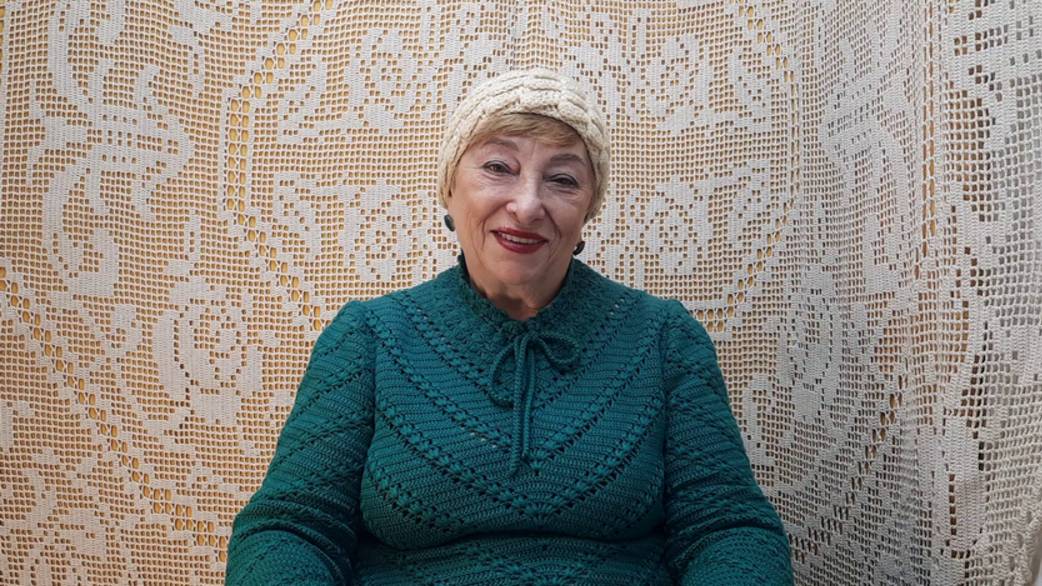 Шапочка "Листочек за листочком". Мастер-класс по вязанию крючком от О. С. Литвиной.