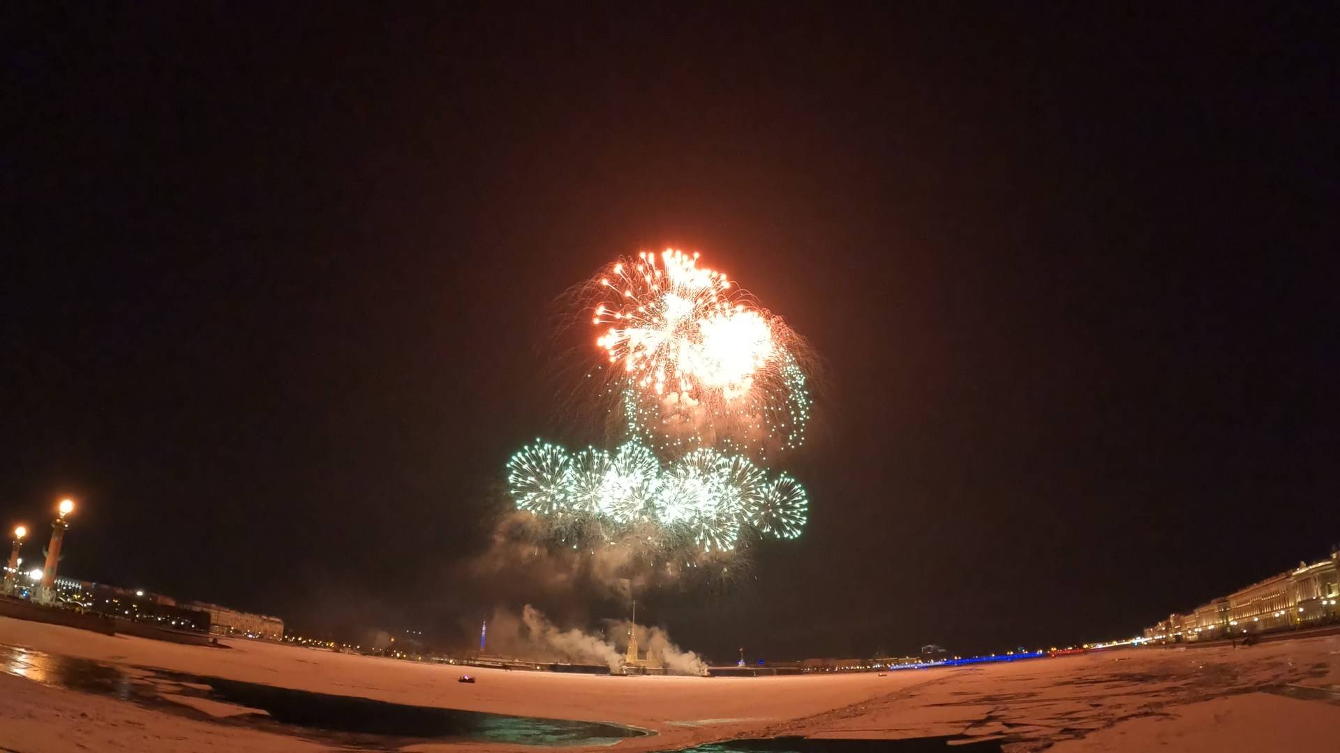 Праздничный салют по случаю Дня защитника Отечества 23.02.2025