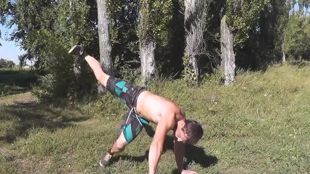 Swipes Элемент из брейк данса. Как научиться делать свайпс Breake dance Акробатические элементы