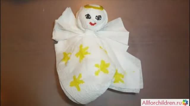 Ангел из бумажных салфеток