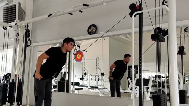 пуловер в кросовере