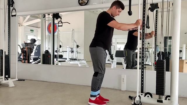 отведение ноги назад