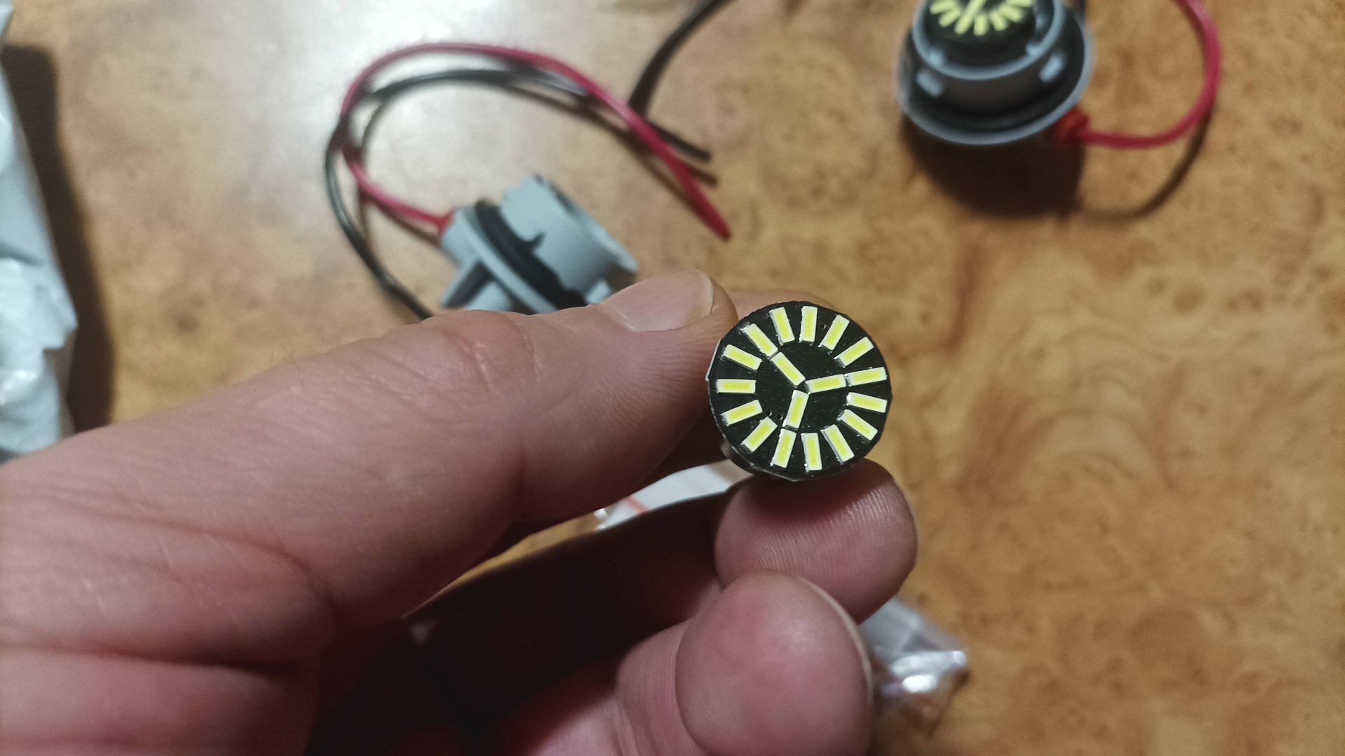 Замена цоколей и ламп габаритов, Шевроле Авео Т-200.