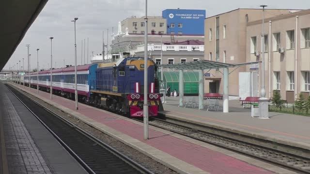 День защиты детей на ЖД-вокзале Улан-Батора | Пассажирский поезд в Монголии | Железная дорога