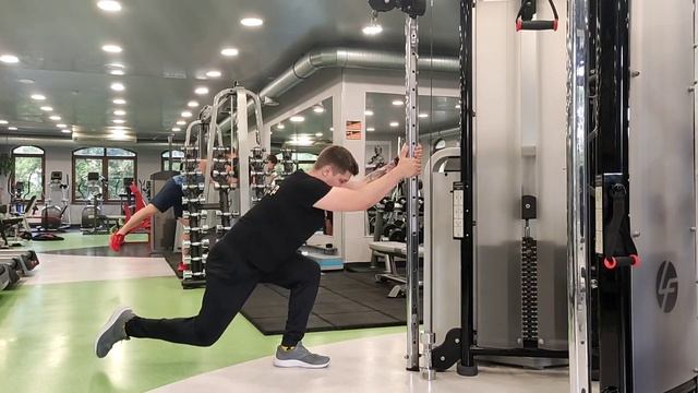 полу выпады стоя