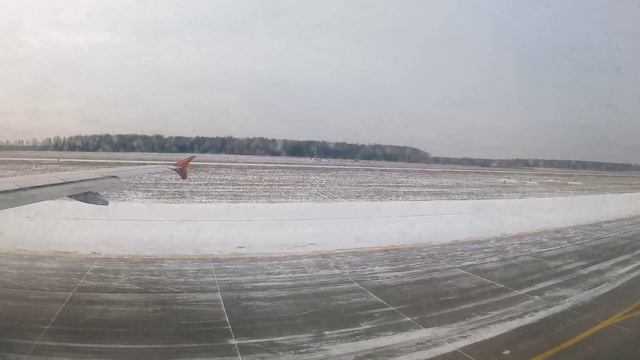 Взлёт А320 Уральских авиалиний из Домодедово