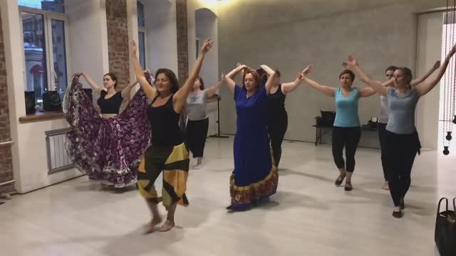 Цыганские танцы "Шатрица". Урок цыганского танца в школе танцев "Экспромт". Студия танцев, обучение.
