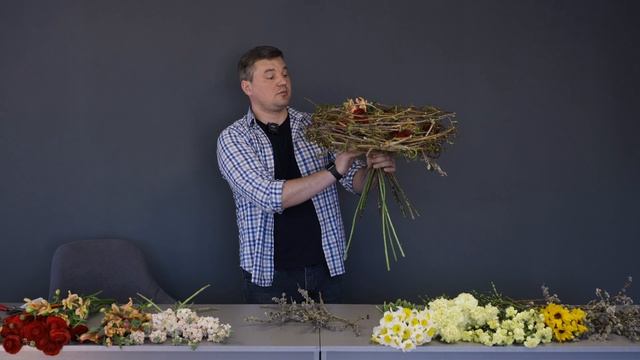 3. Букет на декоративном каркасе в спиральной технике.Флорист-дизайнер Иван Базин