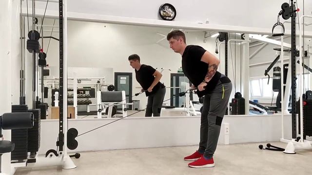 тяга в наклоне в кроссовере