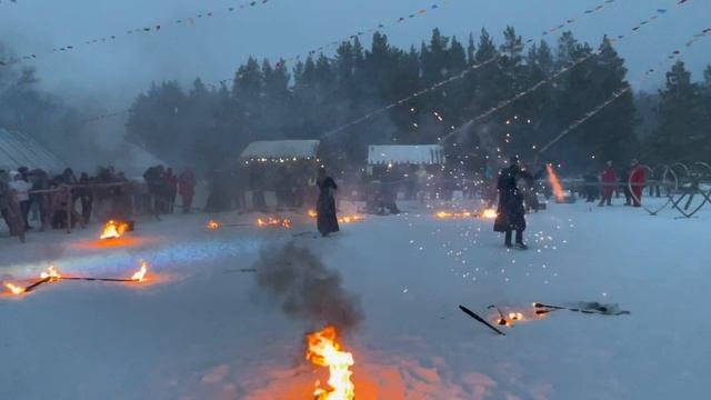Фаер-шоу Соланж зажгли в DogWinter!
