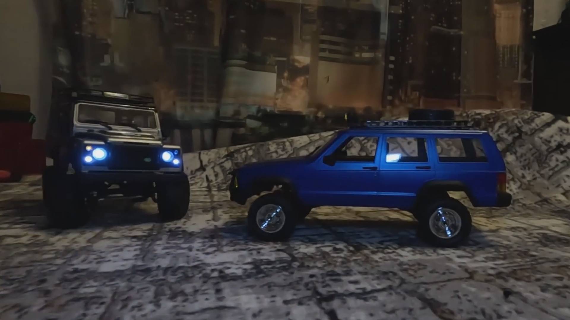 Радиоуправляемые машины Mn78 и MN99s покоряют искусственные горы