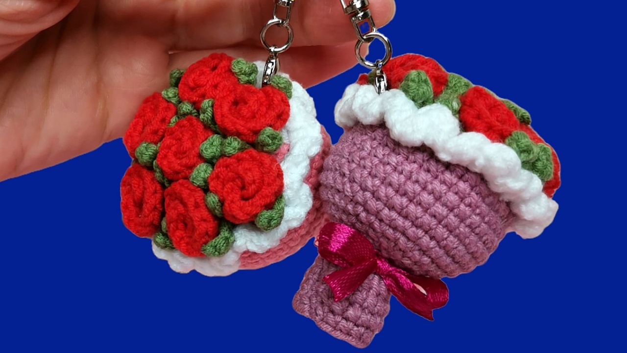 Вязаный Брелок Букет! Как Связать Букет из Роз крючком?! Виктория Вяжет