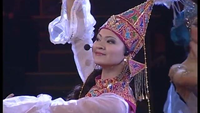 Подтанцовка Айжан Алихан на "Тамаше"