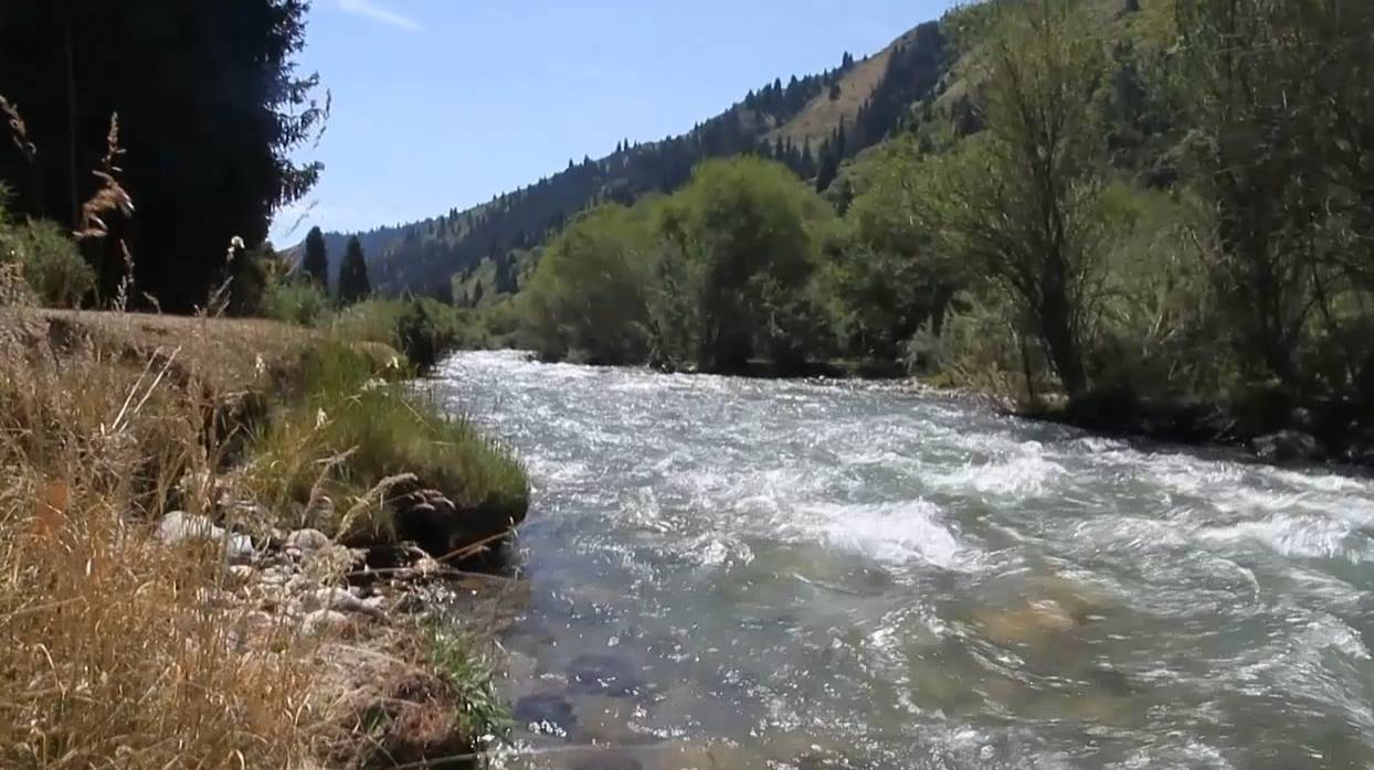 Семеновское ущелье.  Егор сорвался с горы, весь в крови. Автопутешествие Отдых на Иссык Куле 2017