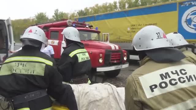 Столкновение двух фур, микроавтобуса и двух жигулей