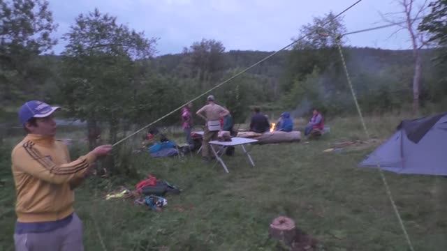 тент над большой поляной