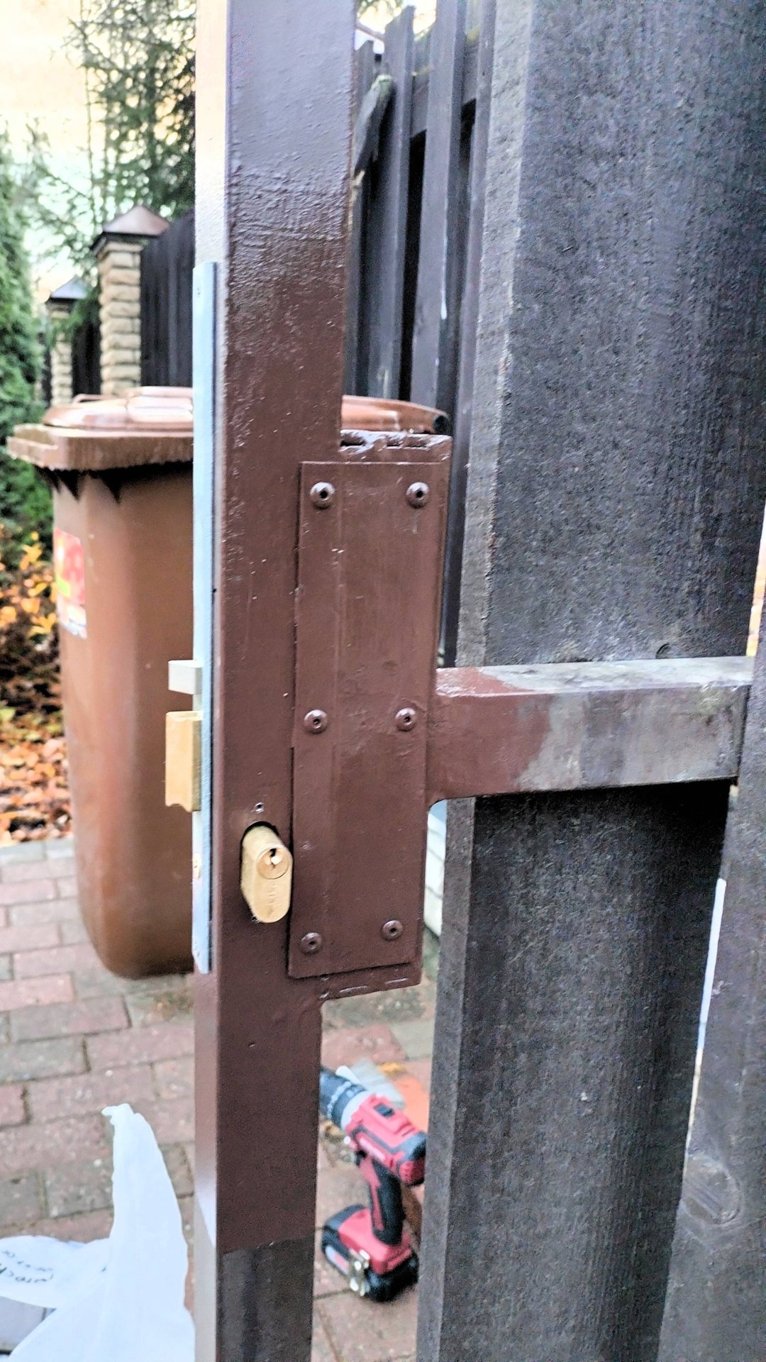 Монтаж врезного электромеханического 🔒 замка CISA взамен сломанного Abloy #скуд #замок #ремонт