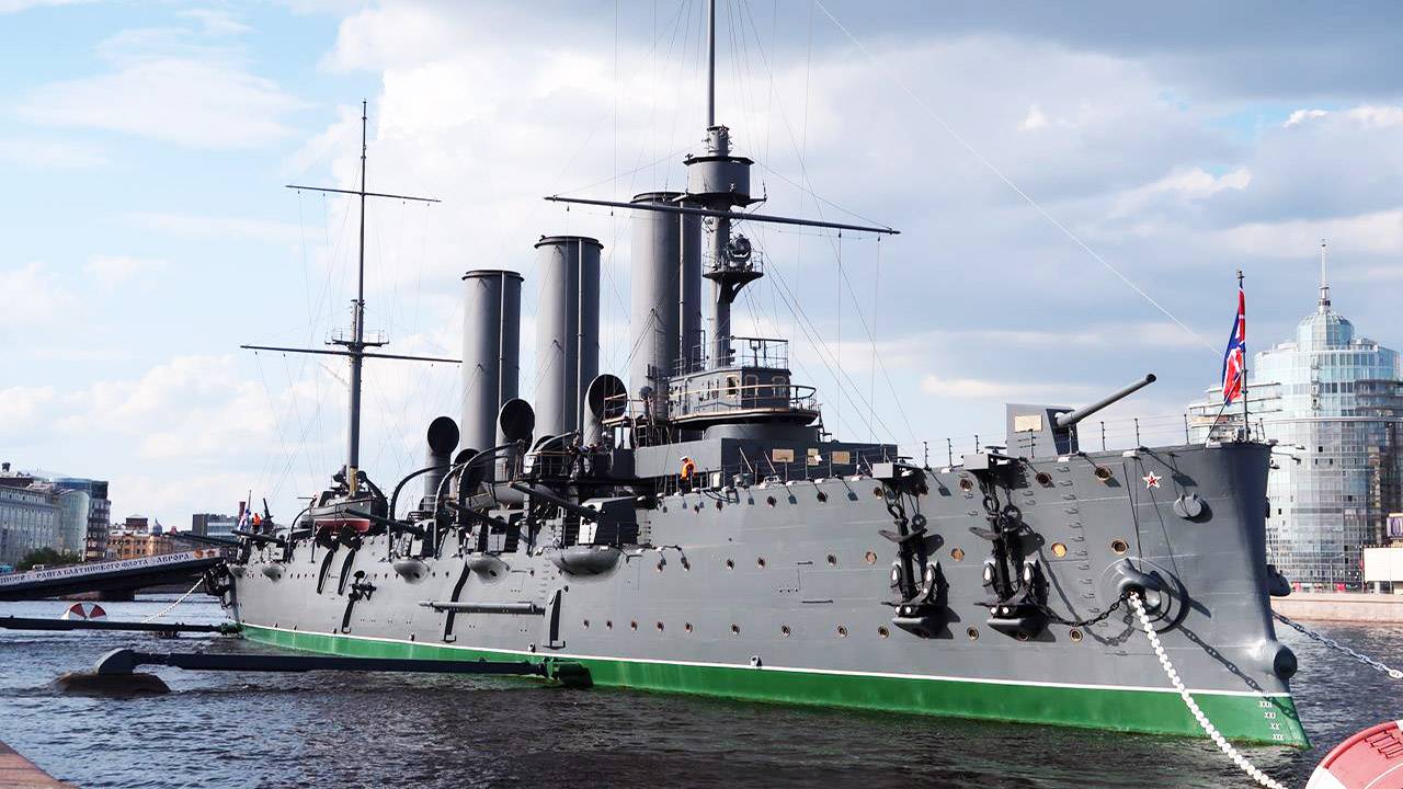 От Петропавловской крепости по набережной Невы к крейсер Авроре  Что посмотреть в Питере за 5 дней