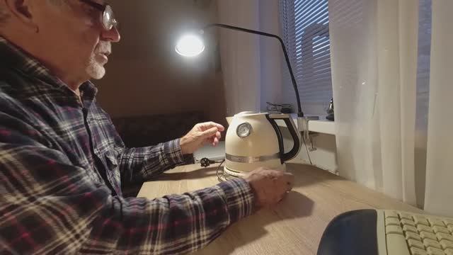 Ремонт и полная разборка чайника электрического  KitchenAid. Repair and complete disassembly