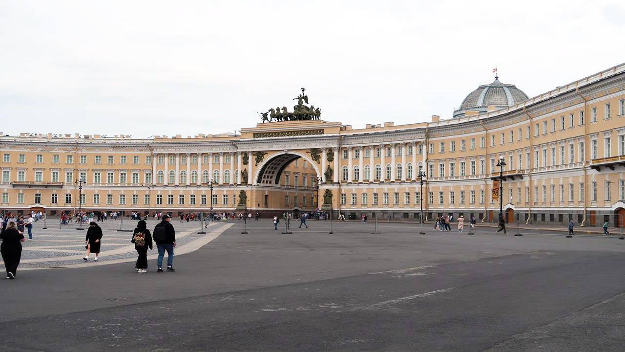 Прогулка от Дворцовой площади по Большой Морской до Невского проспекта. Что посмотреть в Питере