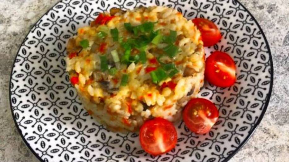 Блюдо из риса и грибов, сытный и бюджетный салат пп из 5 ингредиентов