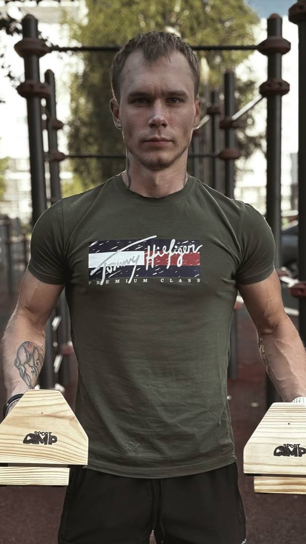 Тренировка на брусьях