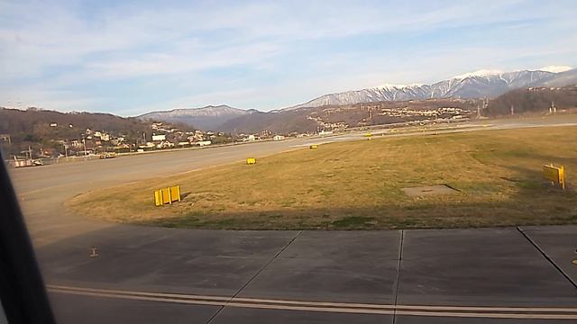 Приземление в Международном аэропорту Сочи / Вид на Город из Окна Самолёта✈️