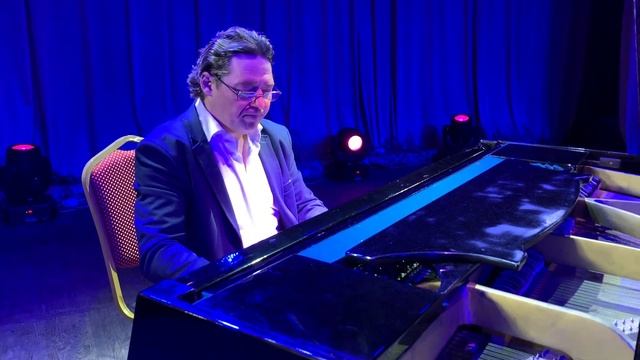 Красный сектор - Олег Михайлов