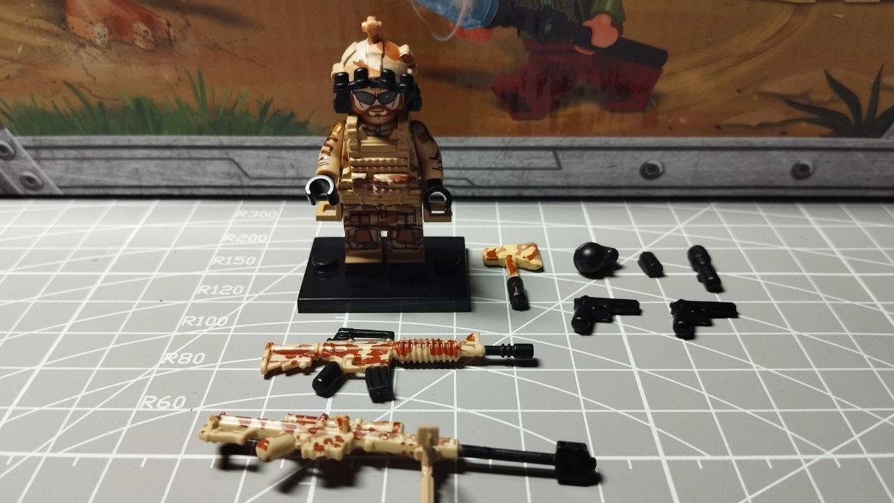 Минифигурка Американского Бойца из фильма "Уцелевший"