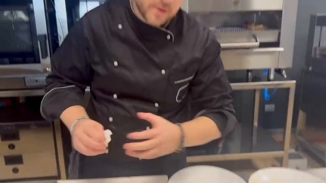 14 WeGrill - Колбаска на гриле