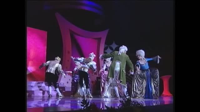 Королевский двор на 10 летии компании "Мэри Кэй"