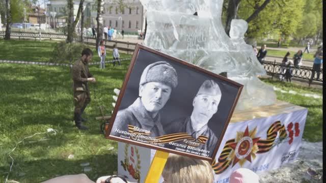 Композиция из льда *Журавли* .г.Вологда 9 мая 2016г.