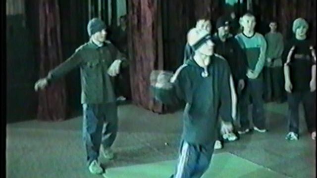 брейк-данс  РДК Поспелиха 2001г