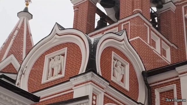 Наш русский стиль. По территории храма Всех Святых на Филевской пойме.