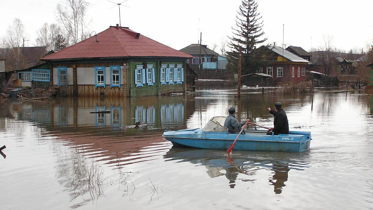 Речка весной
