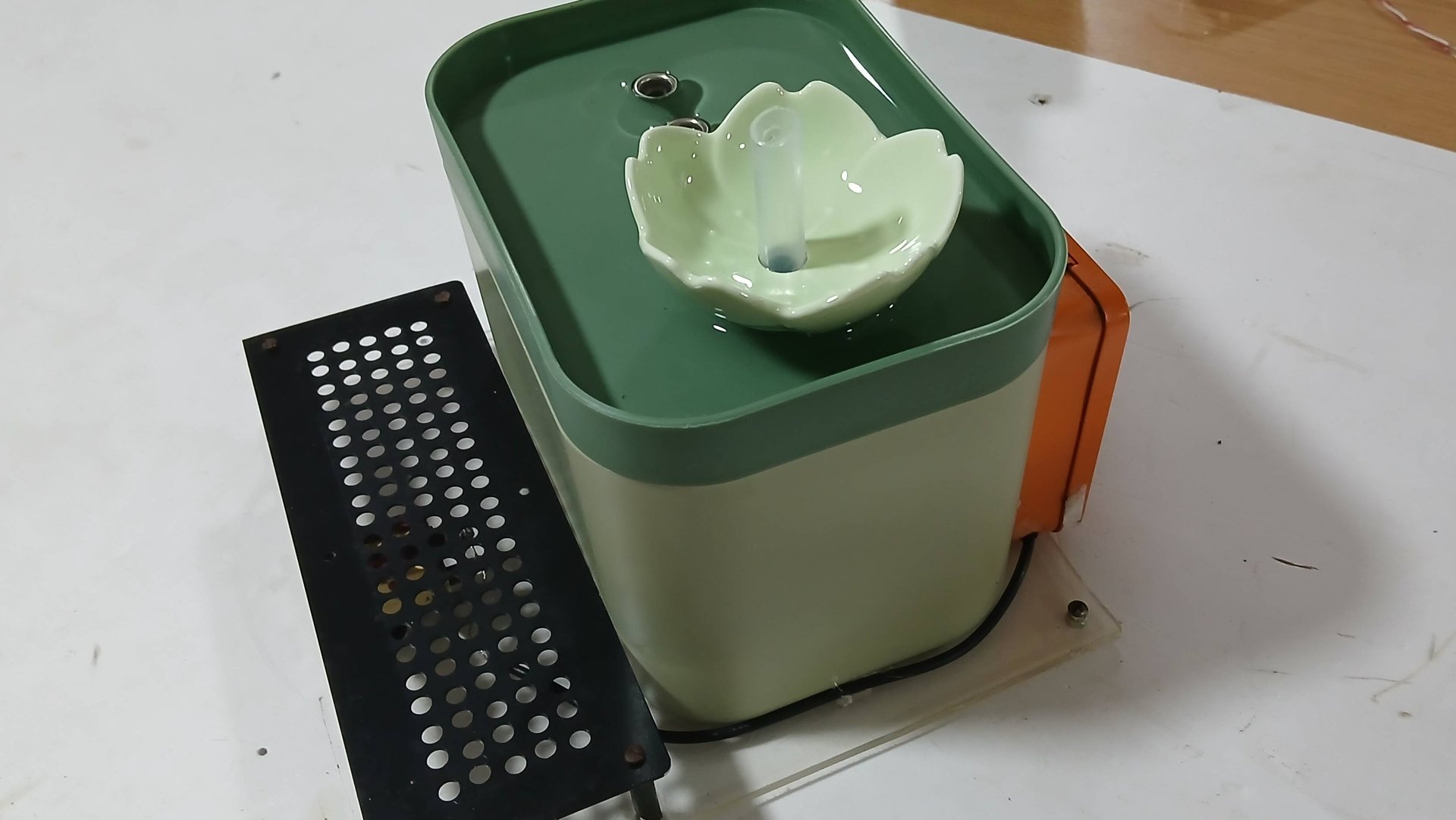 Поилка для кошек модернизированная.