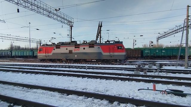 Пассажирский электровоз ЭП1М на станции Елец. 23.02.25.