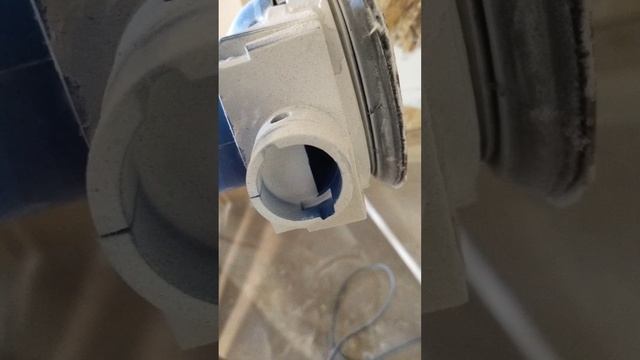 Продолжается вечный ремонт. Шлифую стены