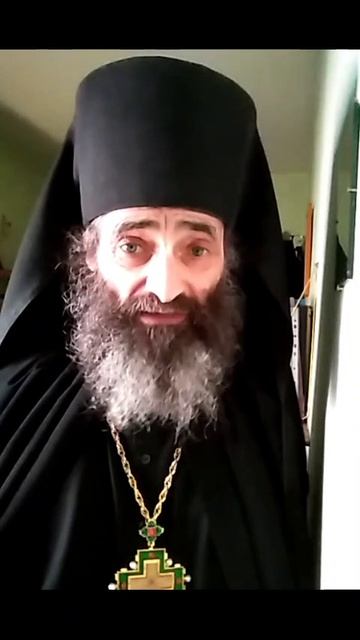 Черное, печальное, траурное - или просто скромное?