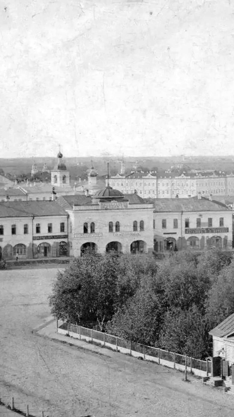 Для чего это нужно было в сквере на площади в центре Вологды?